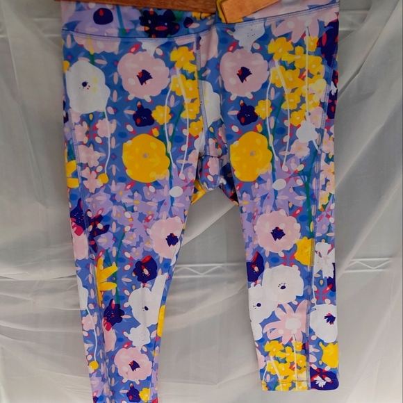 LuLaRoe | Pants & Jumpsuits | Lularoe Multicolor Jade Capri Leggings ...